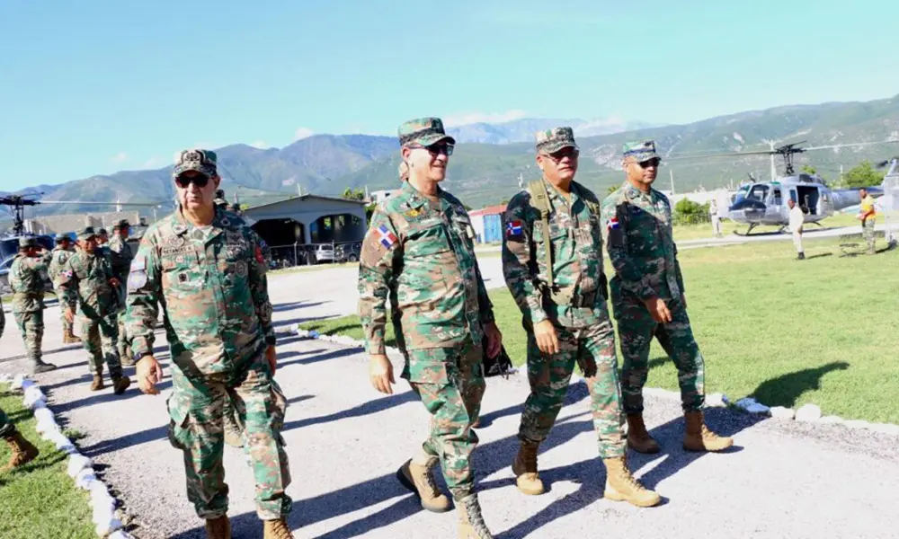 FF. AA. evalúan las operaciones destinadas para proteger frontera